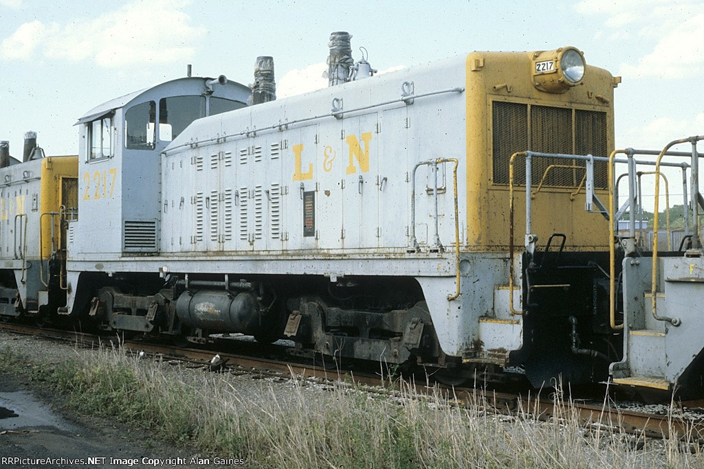L&N NW2 2217